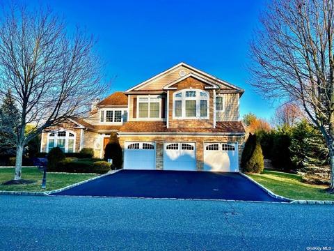 35 Monterrey Dr, Saint James, NY 11780 | 16 Photos | MLS #3457564 - Movoto