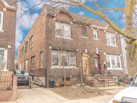 94-28 94th St, Ozone Park, NY 11416 | 33 Photos | MLS #3468844 - Movoto