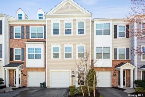 Condo/Townhouse Homes for Sale in Patchogue NY