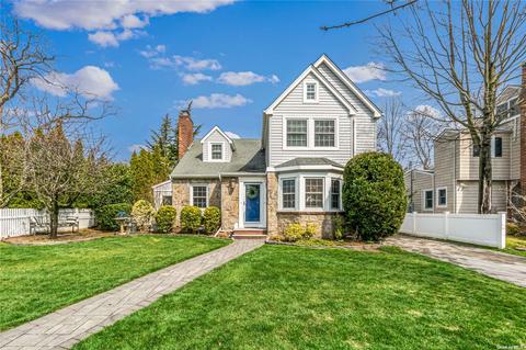 177 Fonda Rd, Rockville Centre, NY 11570 | 28 Photos | MLS #3471989 ...