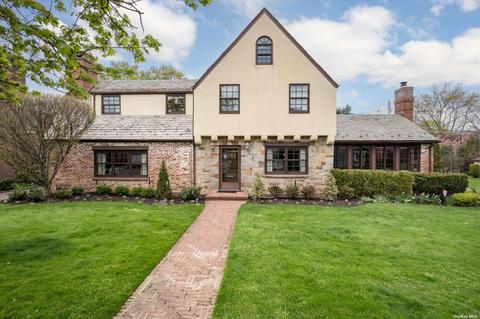 45 Wright Rd, Rockville Centre, NY 11570 | 35 Photos | MLS #3472317 ...
