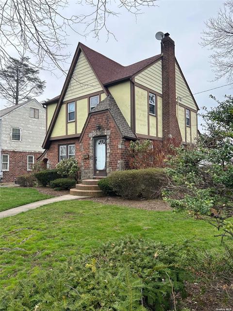 44 Burston St, Hempstead, NY 11550 | 25 Photos | MLS #3472559 - Movoto