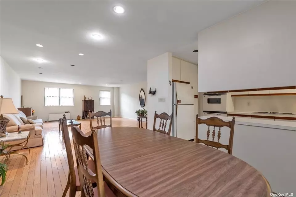 9 Everit Ave #A1011, Hewlett, NY 11557 | 22 Photos - Movoto