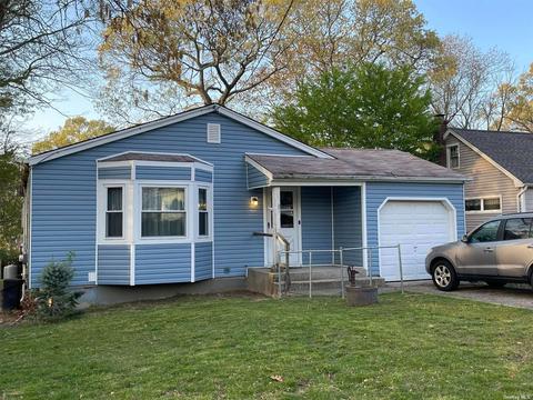 15 Elmwood Ave, Selden, NY 11784 | 1 photo | MLS #3474331 - Movoto