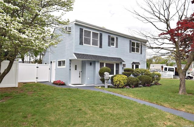 574 Rye Ct, Valley Stream, NY 11580 | 29 Photos - Movoto