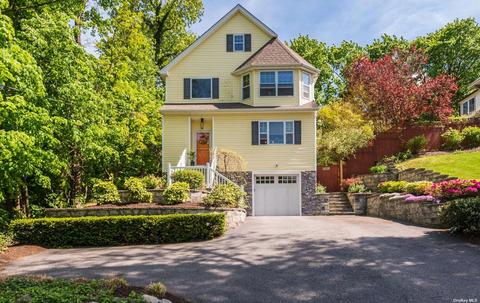 24 Gaines St, Huntington, NY 11743 | 25 Photos | MLS #3477087 - Movoto