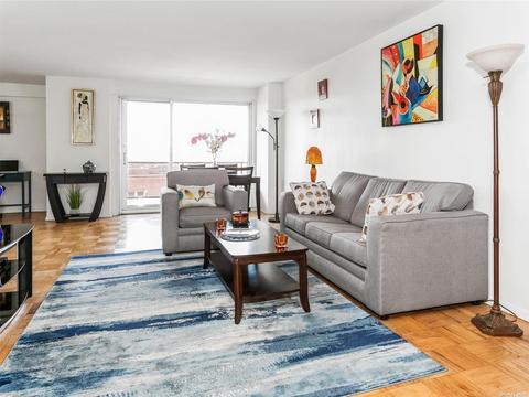 Condo/Townhouse Homes with 1+ Bedrooms for Sale in Queens NY