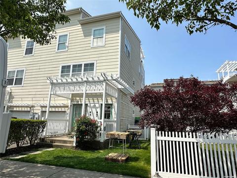 205 Aquatic Pl, Arverne, NY 11692 | 14 Photos - Movoto