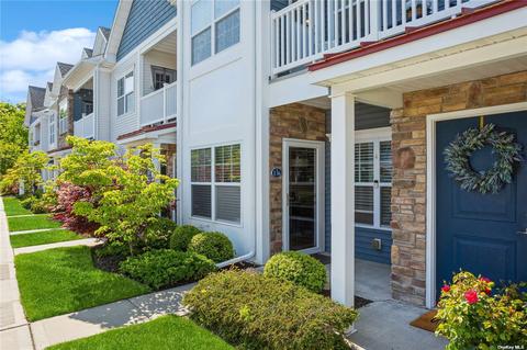 Condo/Townhouse Homes for Sale in Patchogue NY