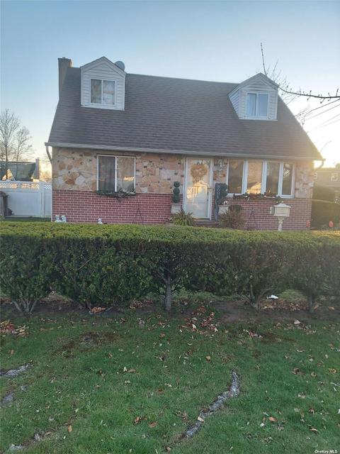 34 Howells Rd, Bay Shore, NY 11706 | 1 photo | MLS #3481785 - Movoto