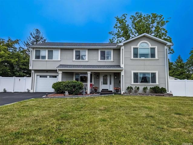 9 Brook Pl, East Islip, NY 11730 | 14 Photos - Movoto