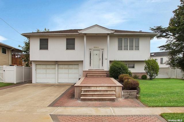 3049 Clubhouse Rd, Merrick, NY 11566 | 23 Photos - Movoto