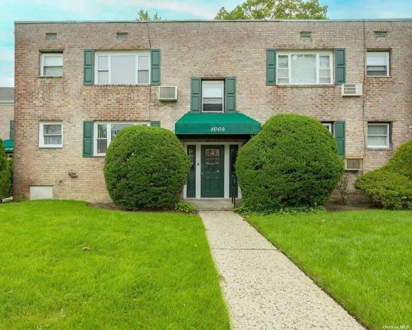 North Valley Stream, NY Real Estate & North Valley Stream Homes For ...