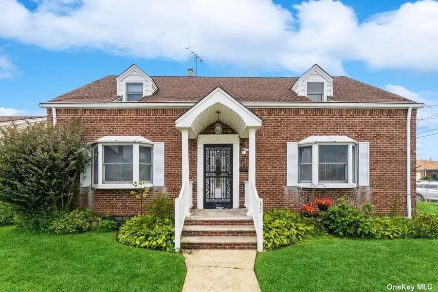 122 Frame St, Franklin Square, NY 11010 | 21 Photos - Movoto