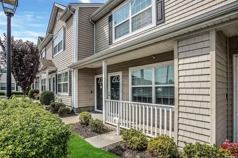 1527 Willow Ln #1528, Valley Stream, NY 11580 | 24 Photos - Movoto