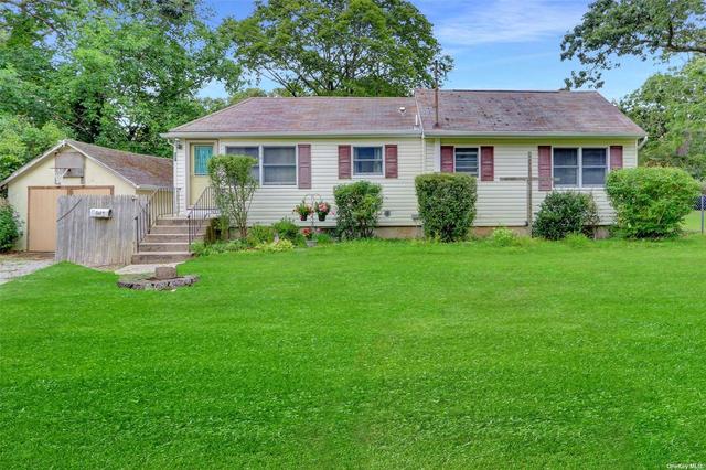 Mastic, NY Real Estate - Mastic Homes for Sale | Movoto