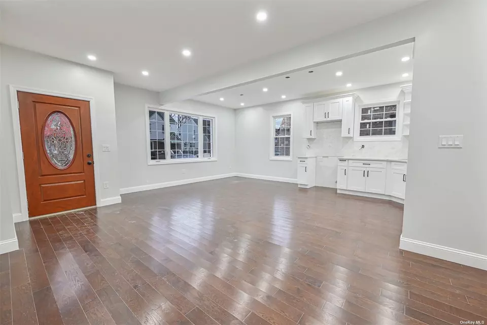 172-38 Brocher Rd, Jamaica, NY 11434 | 9 Photos - Movoto