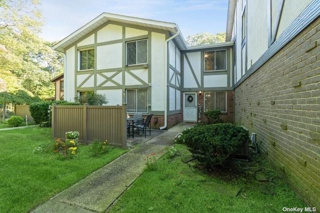124 Skyline Dr #124, Coram, NY 11727 | 33 Photos - Movoto