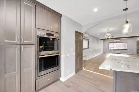 65-33 75th Pl, Middle Village, NY 11379 | 21 Photos - Movoto