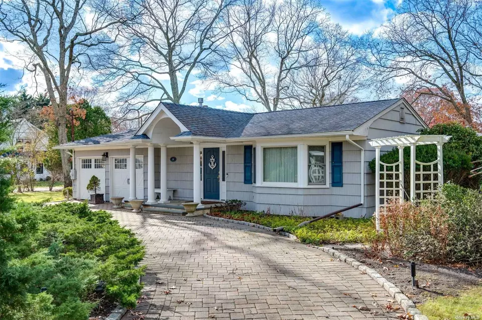 14 Landing Ln, East Quogue, NY 11942 | 26 Photos - Movoto