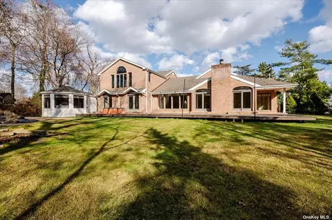 12 Deer Run, East Islip, NY 11730 | 31 Photos - Movoto