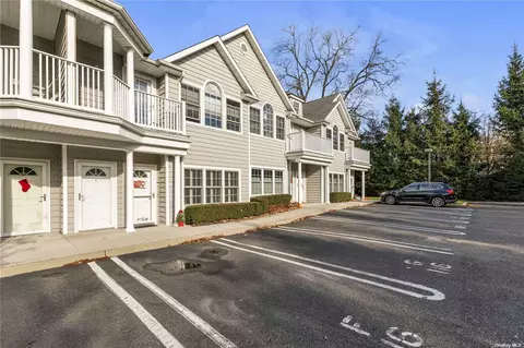 116 Stewart Ave #G, Bethpage, NY 11714 | 14 Photos - Movoto