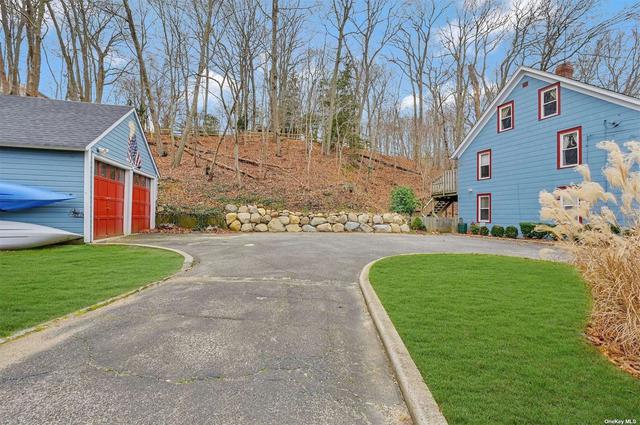 1267 N Country Rd, Stony Brook, NY 11790 | 33 Photos - Movoto