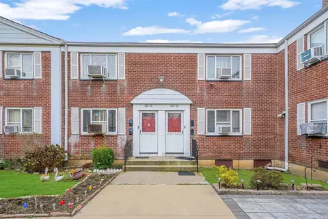 Queens Village, NY Condos & Townhouses For Sale - Movoto