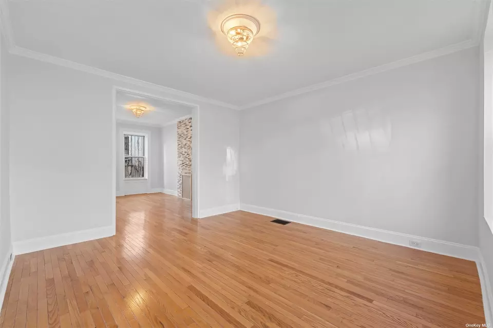 18 Pine St, Brooklyn, NY 11208 | 36 Photos - Movoto