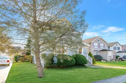 54 Robertson Rd, Lynbrook, NY 11563 | 36 Photos - Movoto