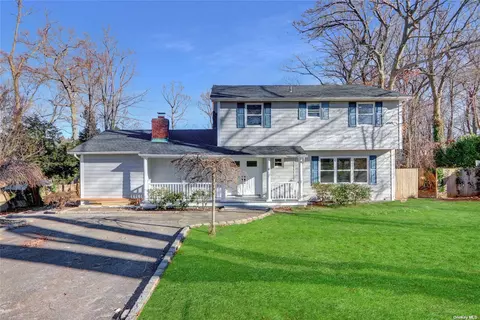 26 Jute Rd, Rocky Point, NY 11778 | 13 Photos - Movoto