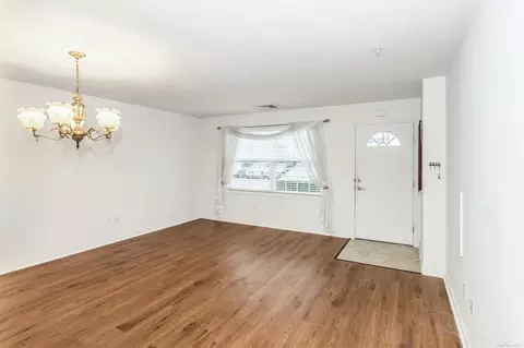 1121 Willow Ln #1121, Valley Stream, NY 11580 | 28 Photos - Movoto