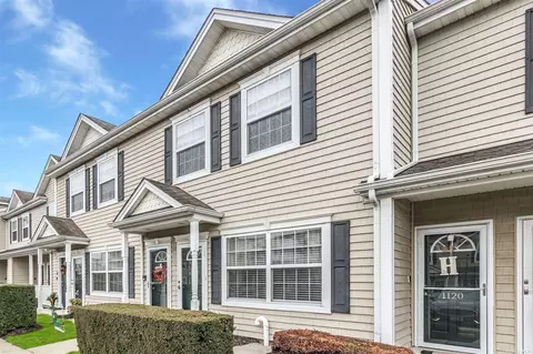 1121 Willow Ln #1121, Valley Stream, NY 11580 | 28 Photos - Movoto