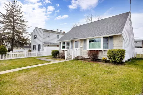 66 Smith St, Hicksville, NY 11801 | 15 Photos - Movoto