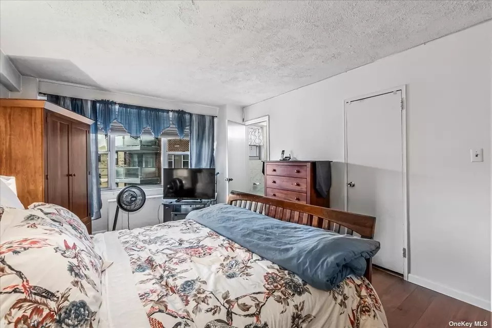 85-15 Main St #5J, Briarwood, NY 11435 | 27 Photos - Movoto