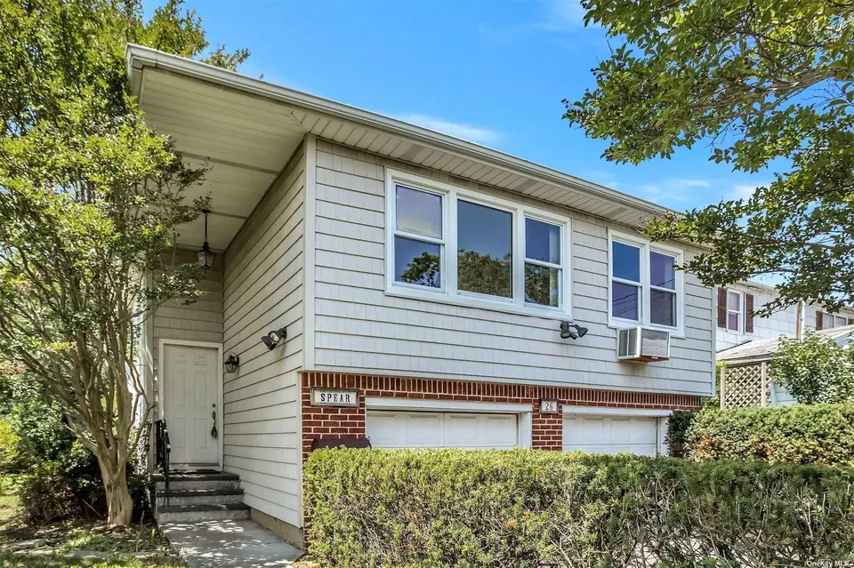 26 Jackson Ave, Bayville, NY 11709 | 35 Photos - Movoto