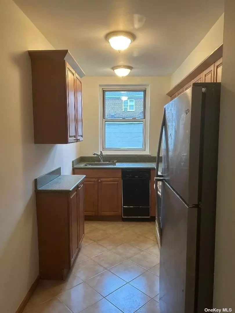 35-15 205th St #320, Bayside, NY 11361 | 11 Photos - Movoto