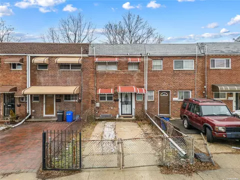 122-34 Springfield Blvd, Springfield Gardens, NY 11413 | 24 Photos - Movoto