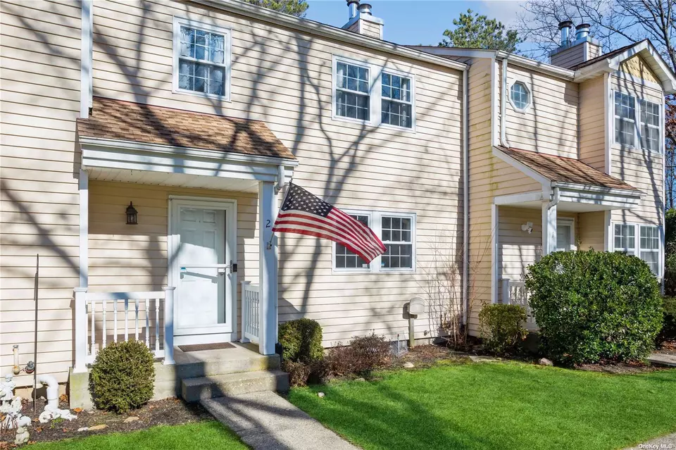 2 Taylor Cmns #2, Yaphank, NY 11980 | 34 Photos - Movoto