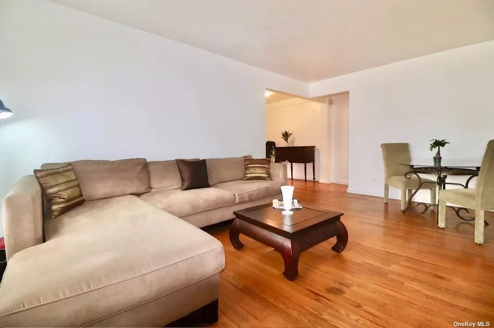 35-50 75 St #5A, Jackson Heights, NY 11372 | 8 Photos - Movoto