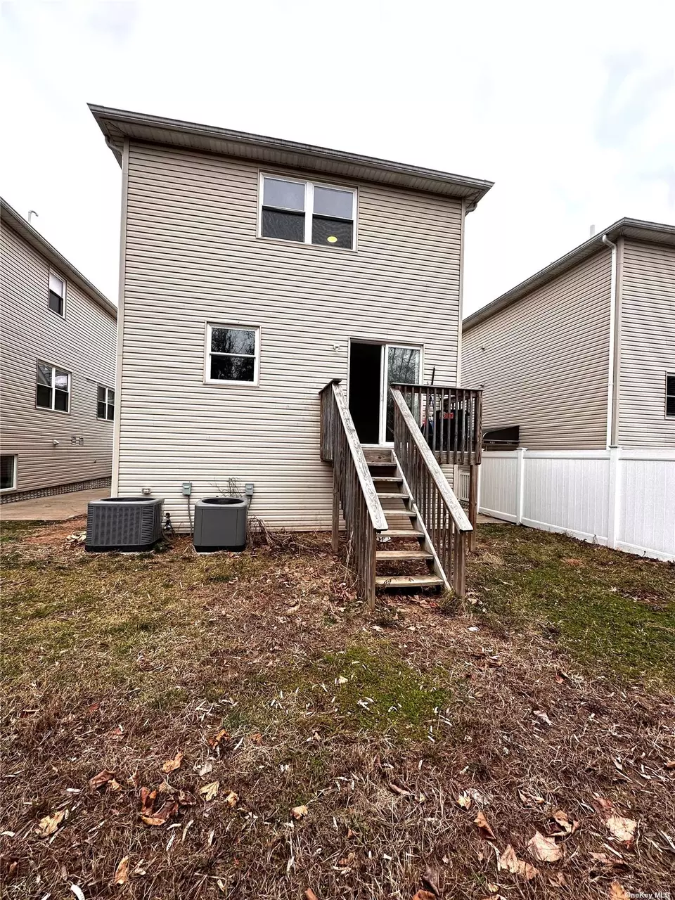 54 Riverside Ln, Staten Island, NY 10302 | 28 Photos - Movoto