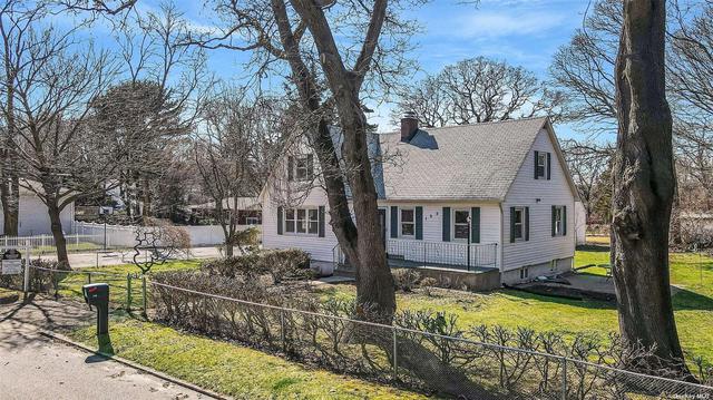 133 Herod Point Rd, Wading River, NY 11792 | 36 Photos - Movoto