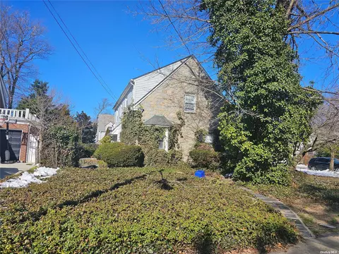 151 New York Ave, Freeport, NY 11520 | 25 Photos - Movoto