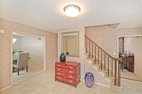 4 Debbie Ct, Dix Hills, NY 11746 | 32 Photos - Movoto