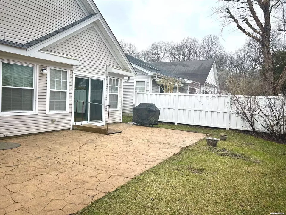 7 Philip Ln #7, Middle Island, NY 11953 | 22 Photos - Movoto