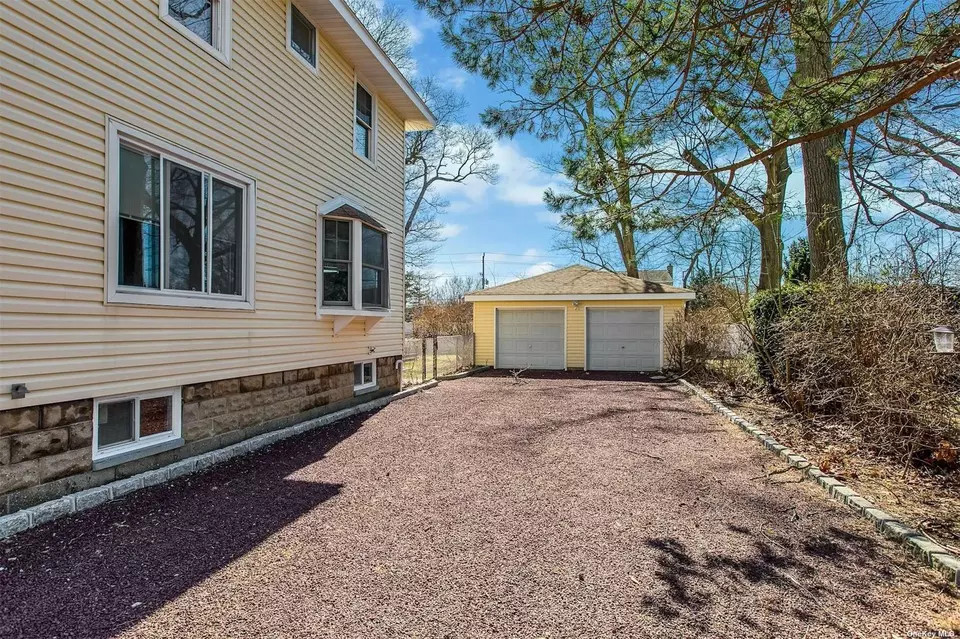 20 Jenkins St, Islip, NY 11751 | 20 Photos - Movoto