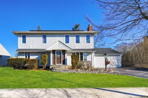 19 Anderson St, Bethpage, NY 11714 | 3 Photos - Movoto