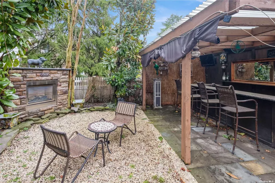 25 Adams St, Floral Park, NY 11001 | 32 Photos - Movoto