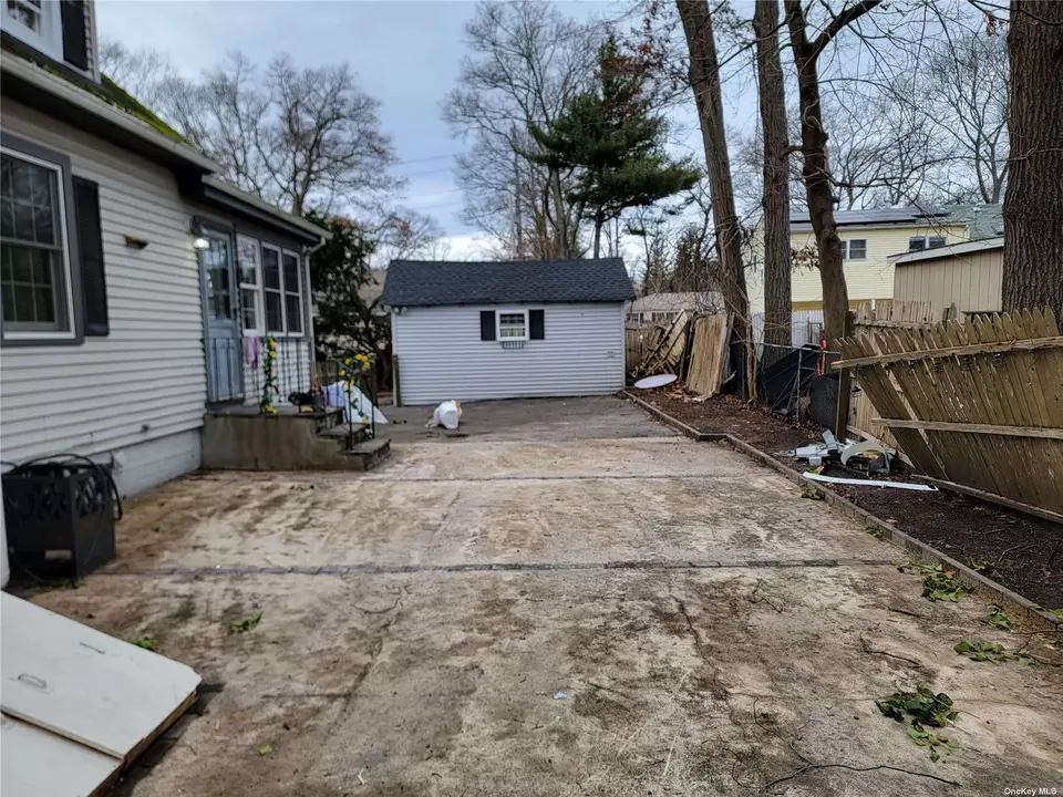 11 Harrison St, Rocky Point, NY 11778 | 22 Photos - Movoto