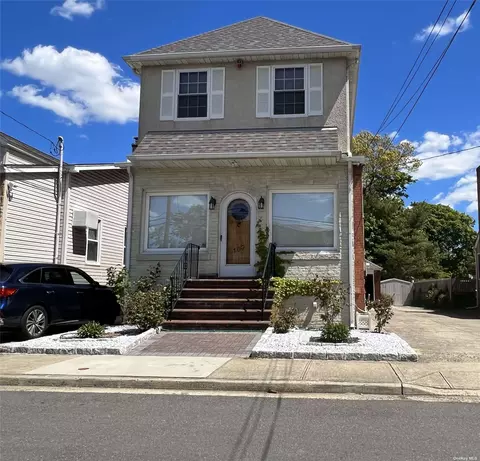 160 E Maujer St, Valley Stream, NY 11580 | 14 Photos - Movoto